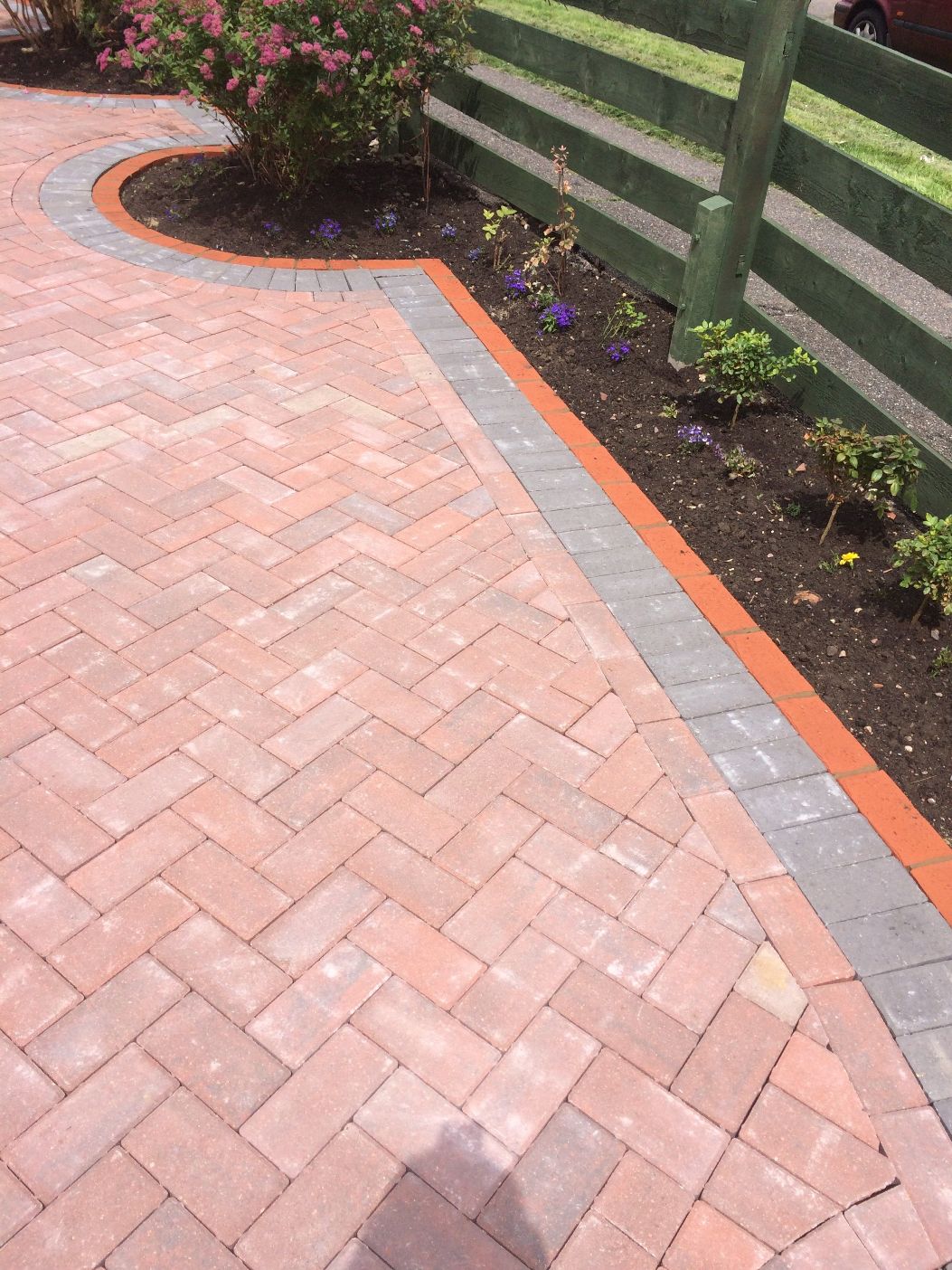 T&R Paving Ltd | Block Paving Installations | Croydon
